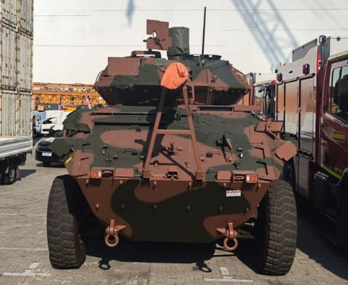 Exército Brasileira recebe primeiro protótipo do Centauro II para testes