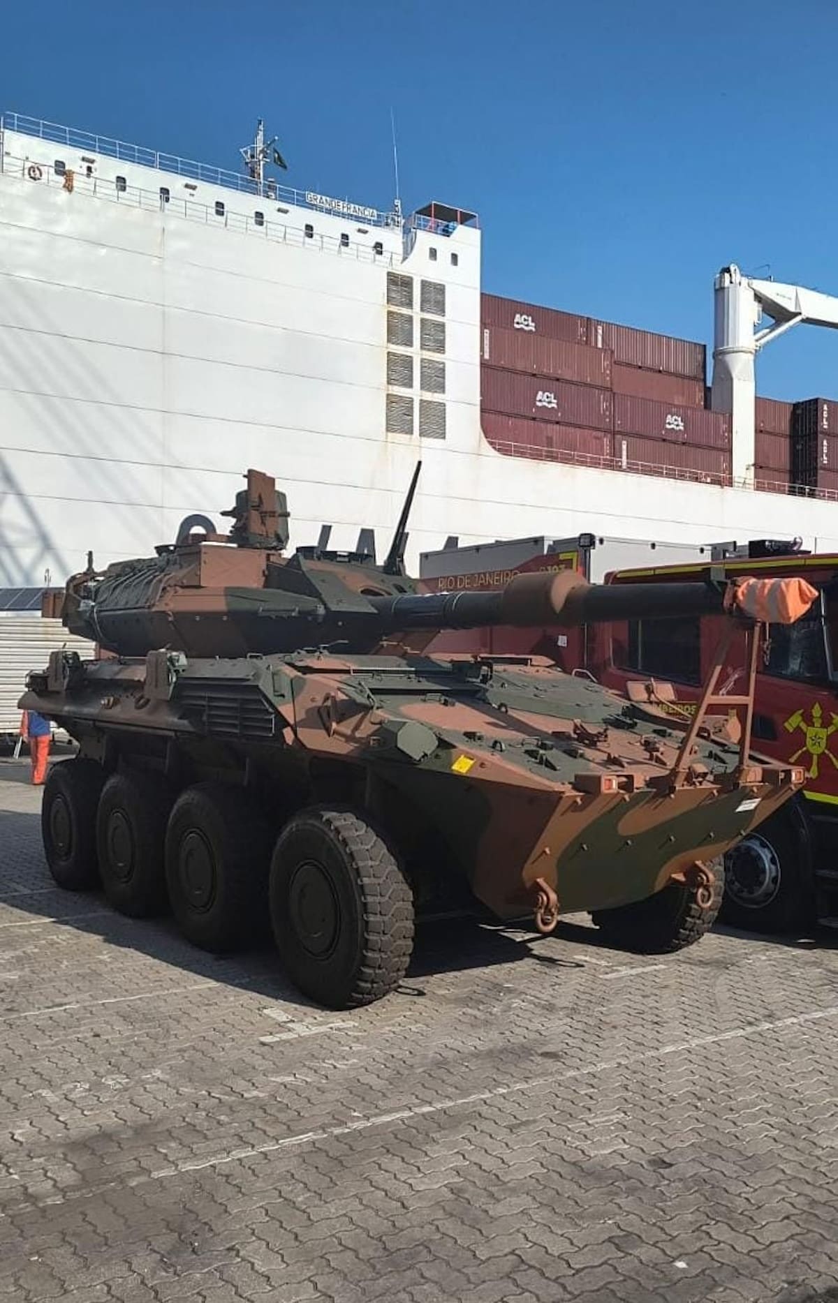 Exército Brasileira recebe primeiro protótipo do Centauro II para testes