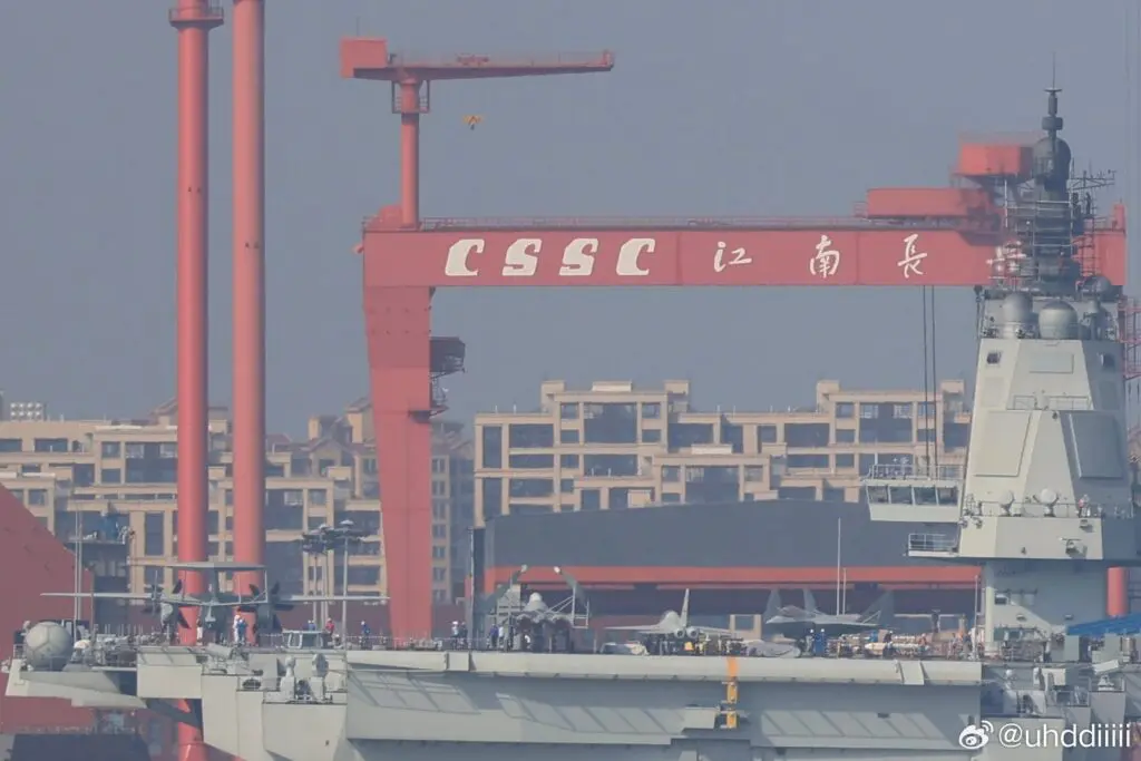 Flight tests continue for the new AEW&C KJ-600 aircraft that will equip ...