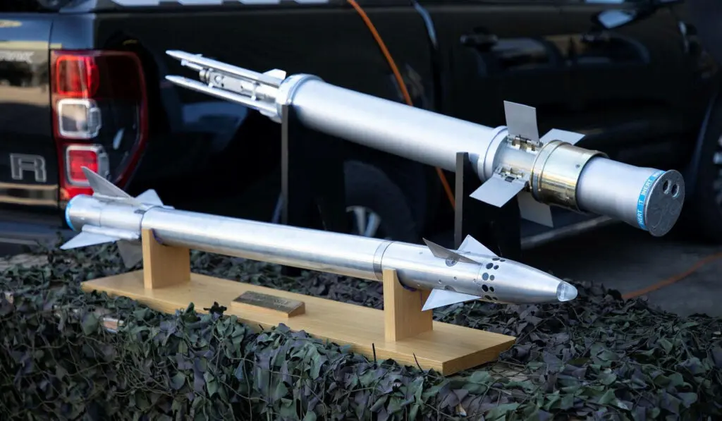 The United Kingdom will send 650 new LMM anti-aircraft missiles to the ...