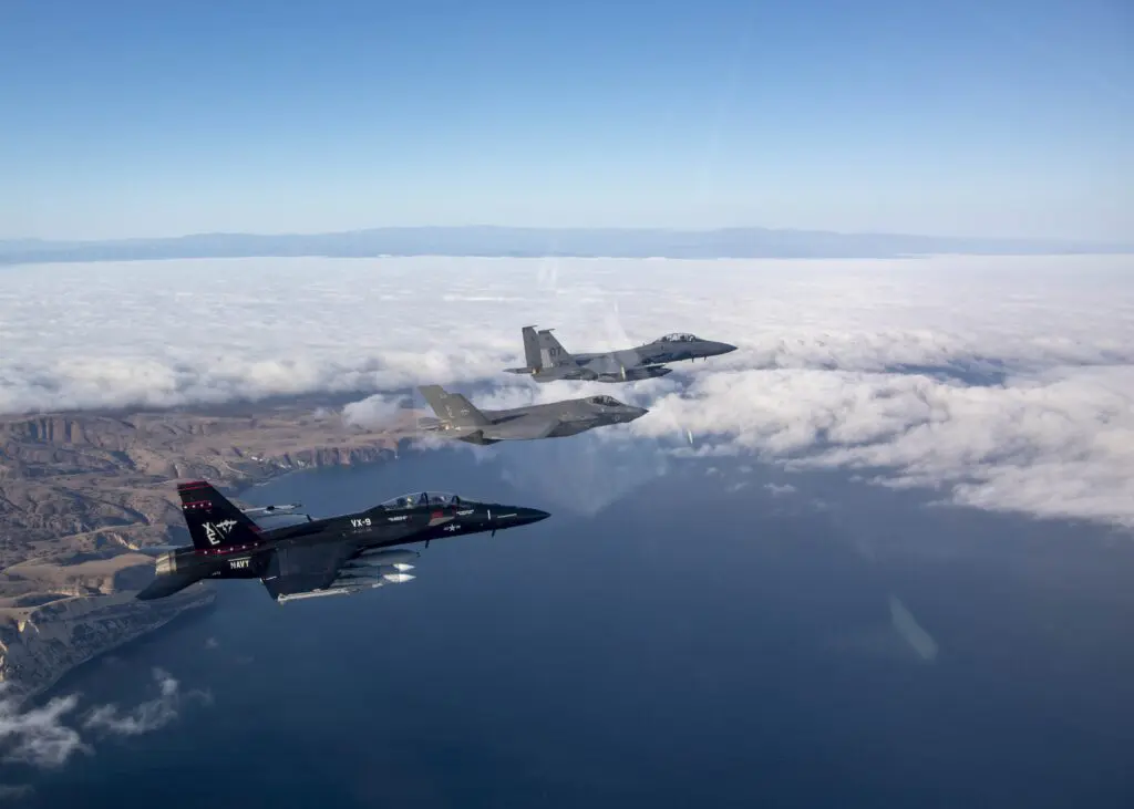 The first official images of a U.S. Navy F/A-18F Super Hornet equipped with the new long-range ...