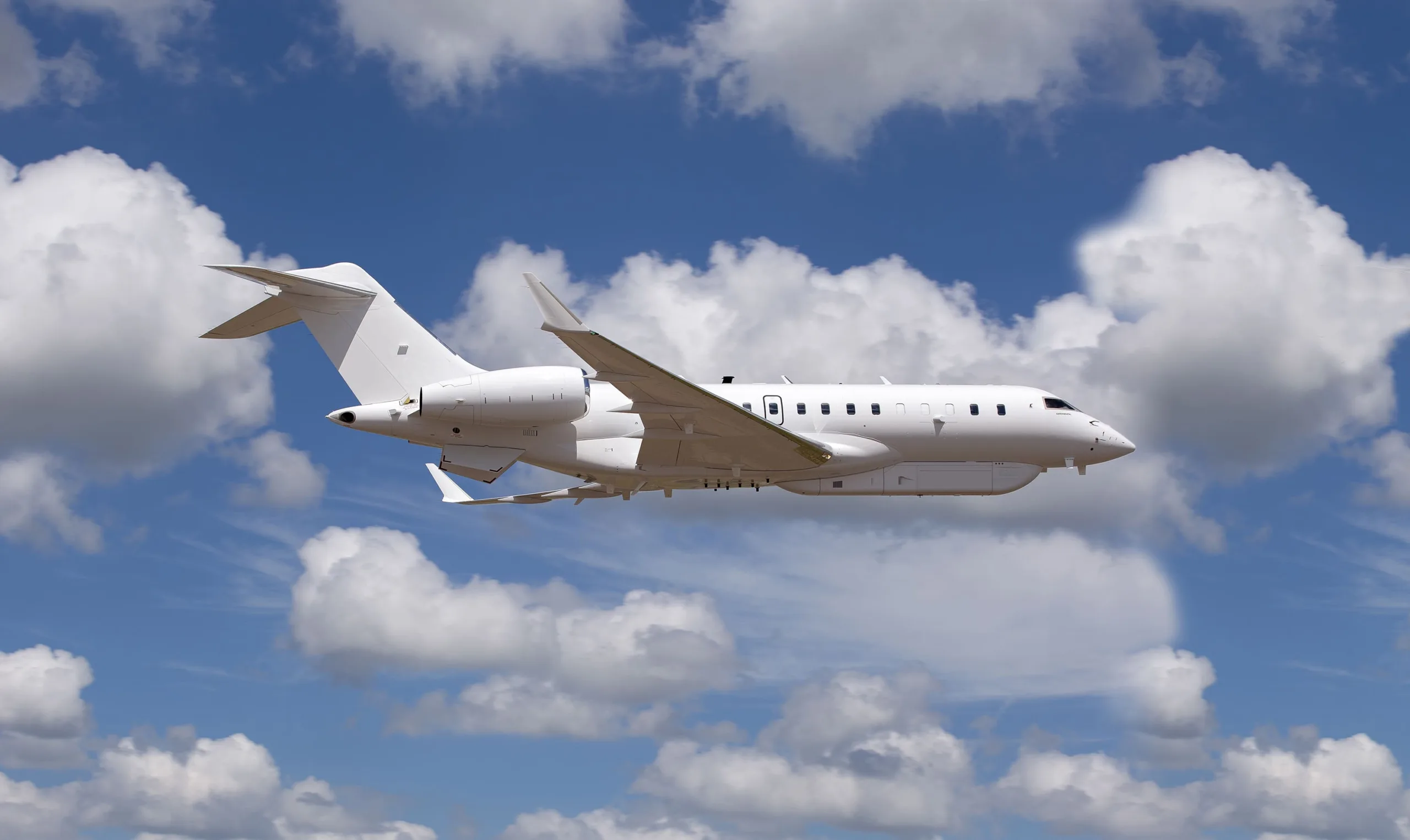 Son registradas la primeras fotografías oficiales del nuevo avión A-ISR ...