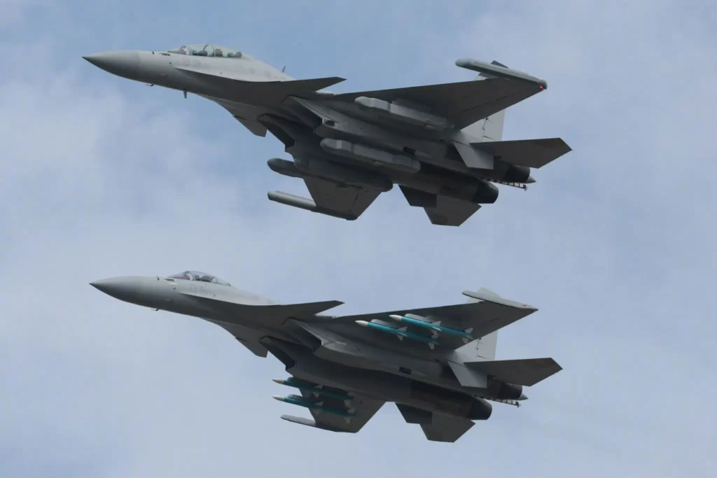 The new J-15D electronic warfare aircraft, which the Chinese Navy will deploy from its aircraft ...