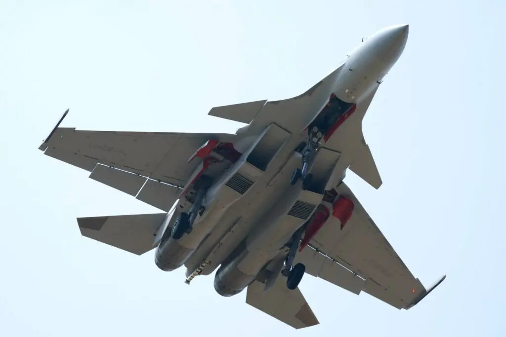 The Chinese Navy has officially unveiled the new carrier-based fighter J-15T, which will equip ...