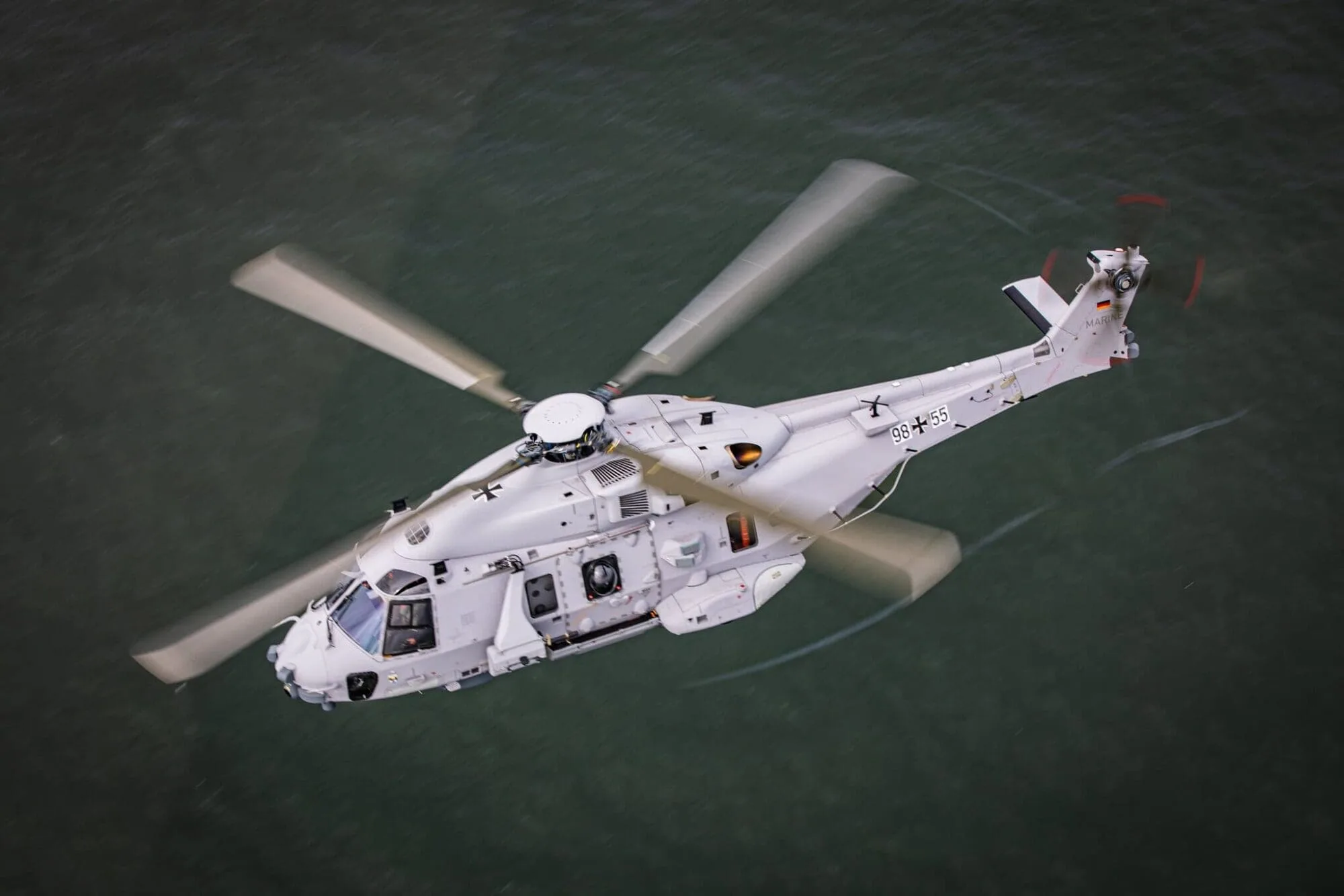 Airbus confirma que iniciará las entregas de los nuevos helicópteros NH90 Sea Tiger a la Armada ...