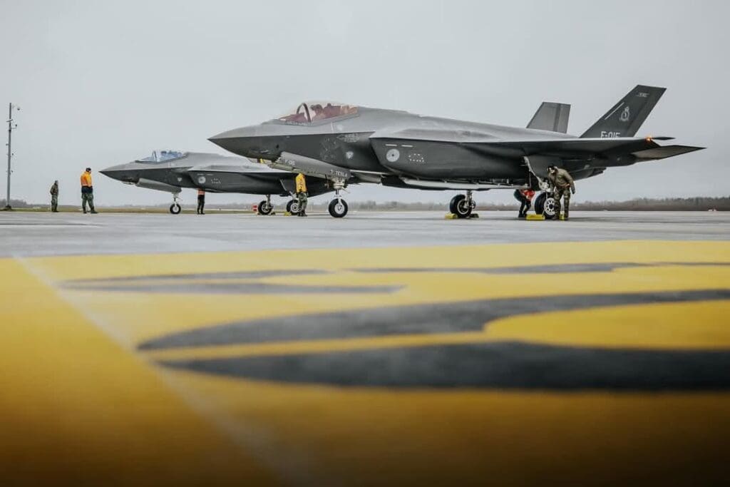 Por US$ 807 millones, EE.UU. autoriza la venta nuevos misiles AIM-120D3 AMRAAM para los F-35A de ...