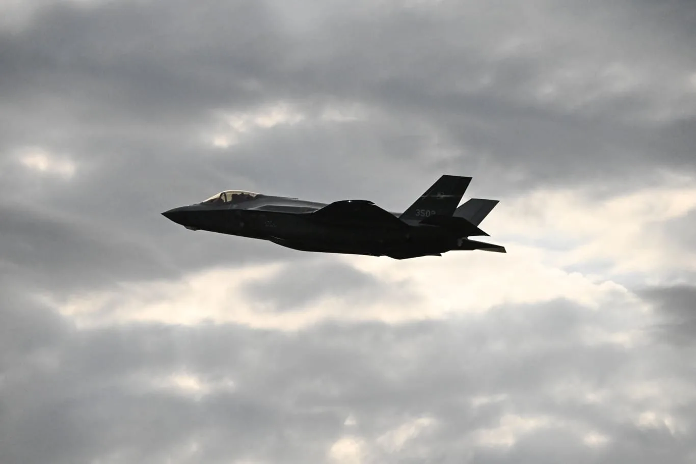 Polonia confirmó la compra a EE.UU. de más de 200 nuevos misiles antirradiación AARGM-ER para ...