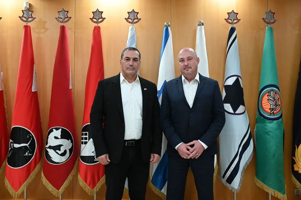 Israel confirma la venta de nuevos sistemas de defensa aérea IAI Barak ...