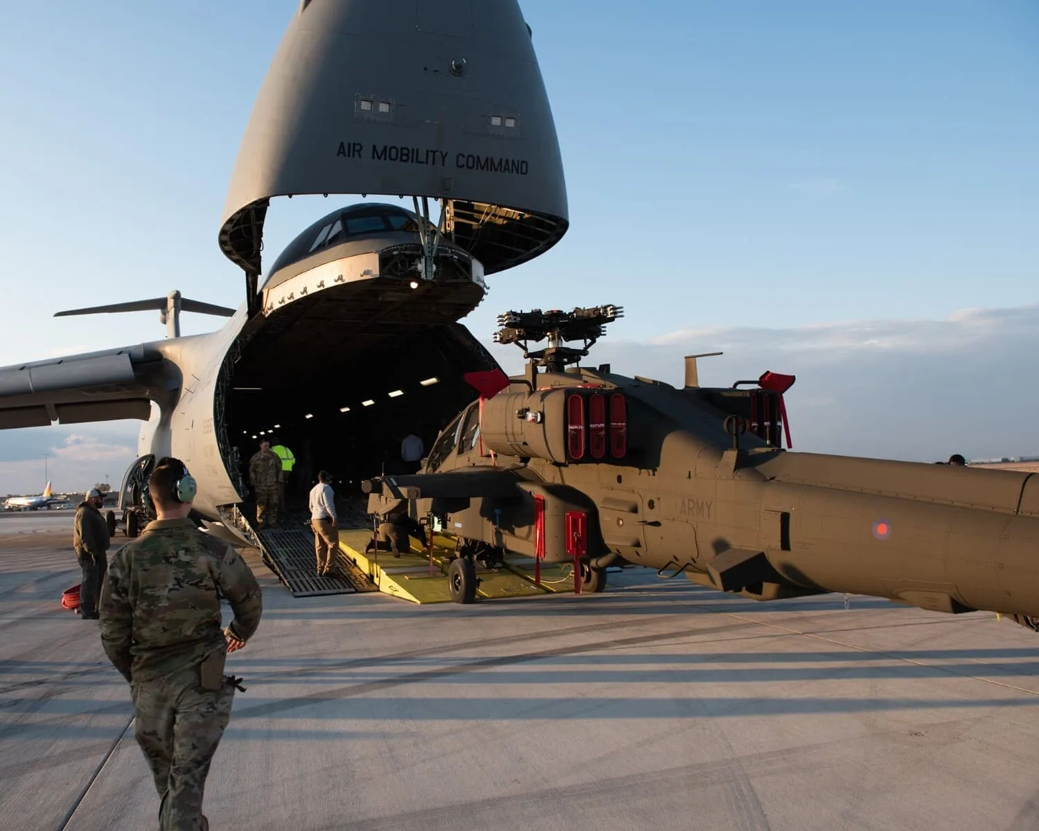 Boeing is close to completing the delivery of 50 new AH-64E Apache ...