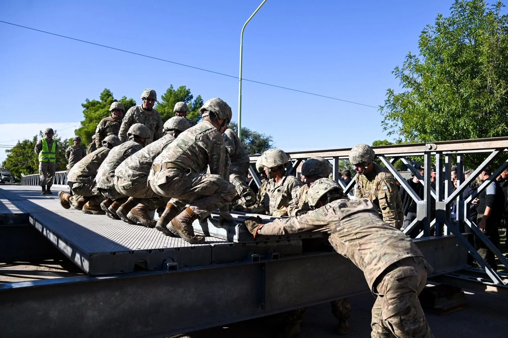 Ingenieros del Ejército Argentino completaron la construcción de un ...