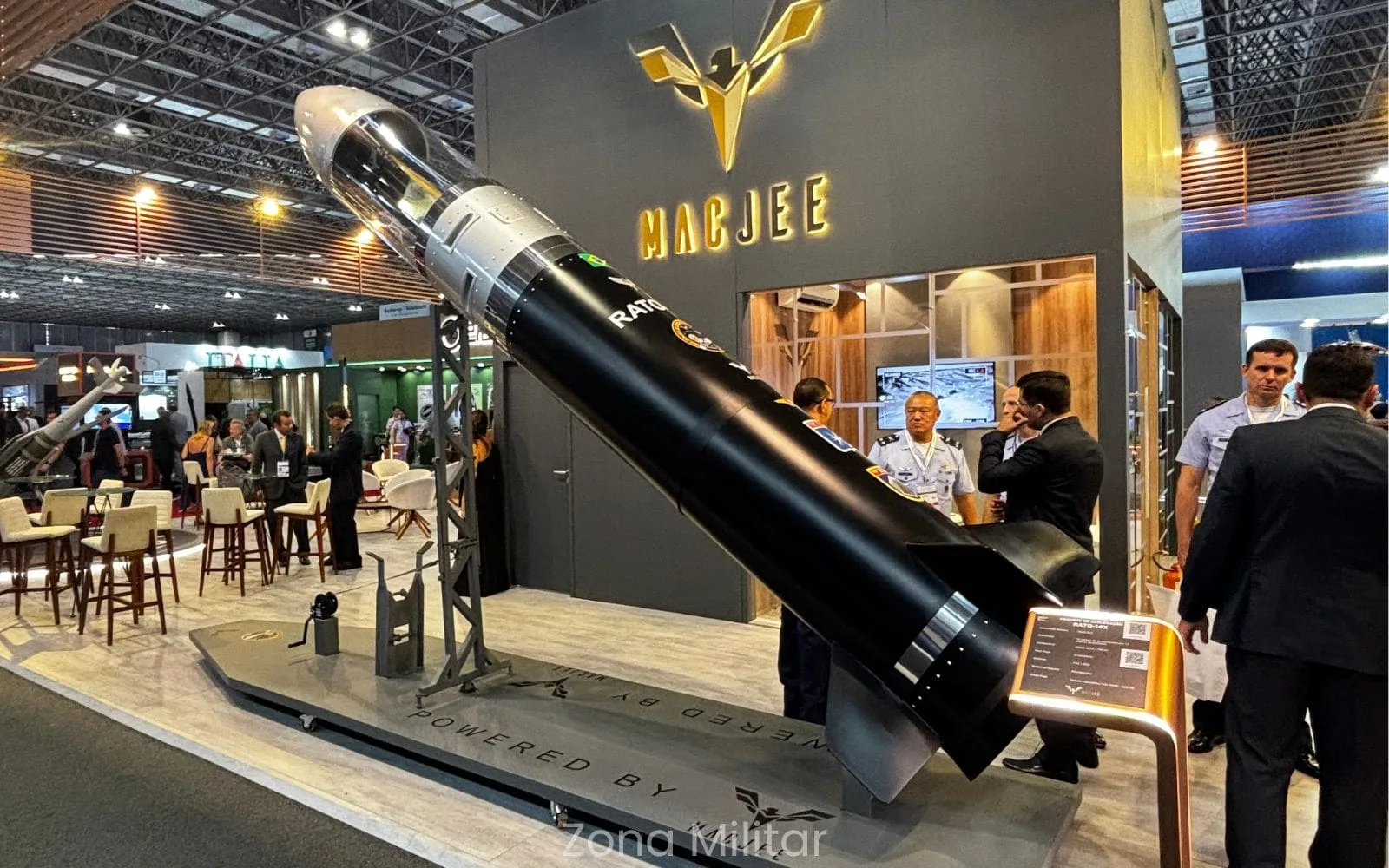 ZM en LAAD 2025 - Mac Jee devela al cohete RATO 14X, el cual desplegará ...